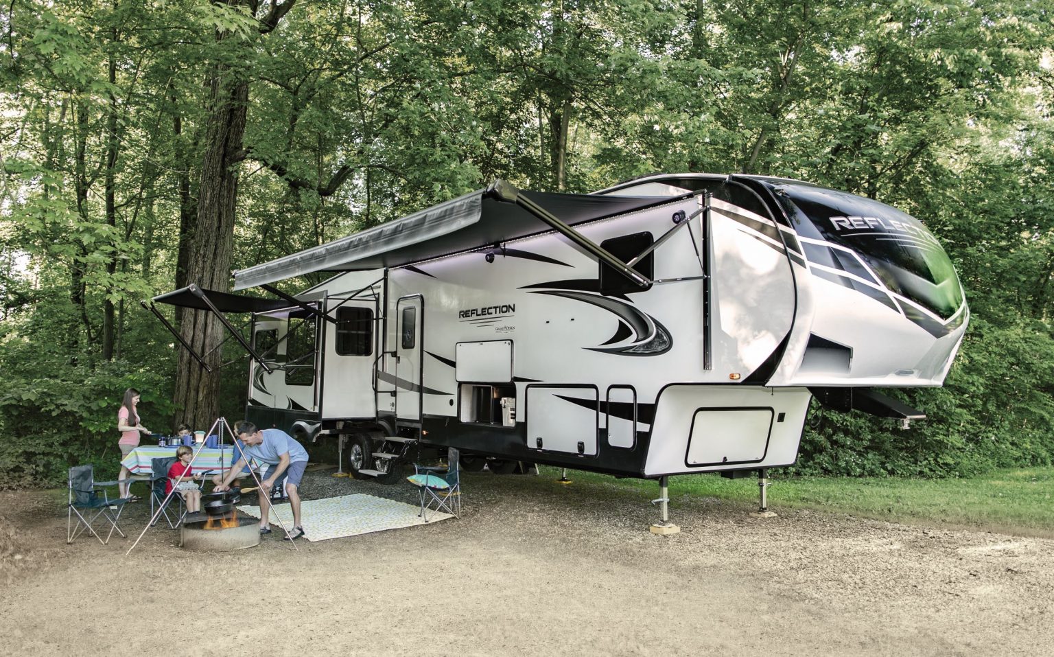 5th Wheel vs Travel Trailer