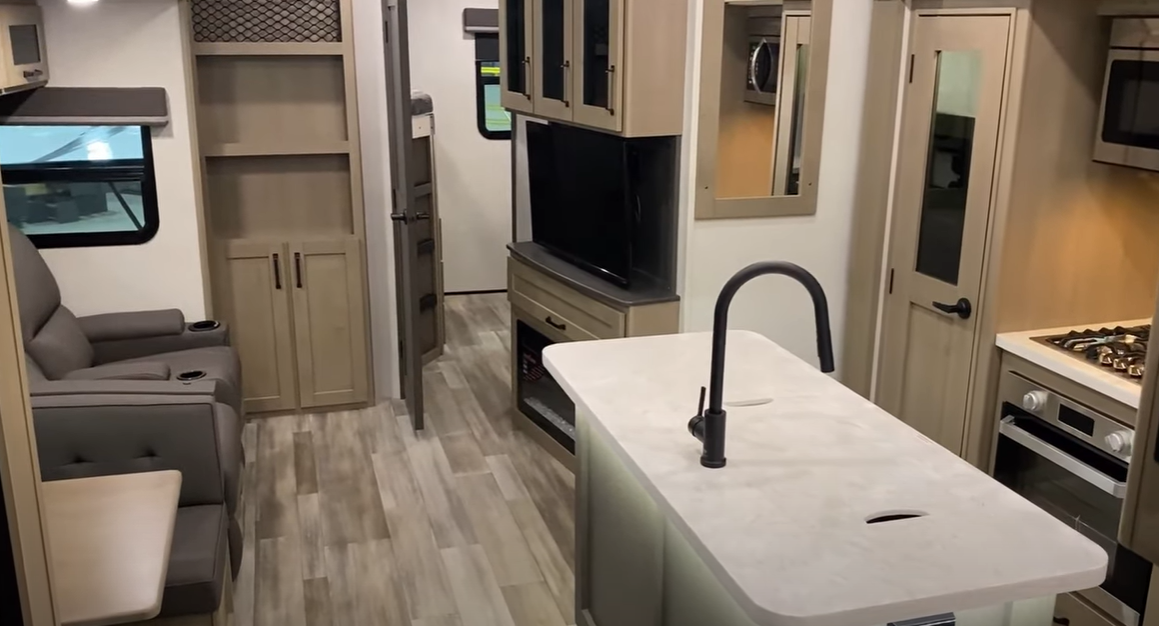 Is the Grand Design Reflection 311BHS a good family fifth wheel?