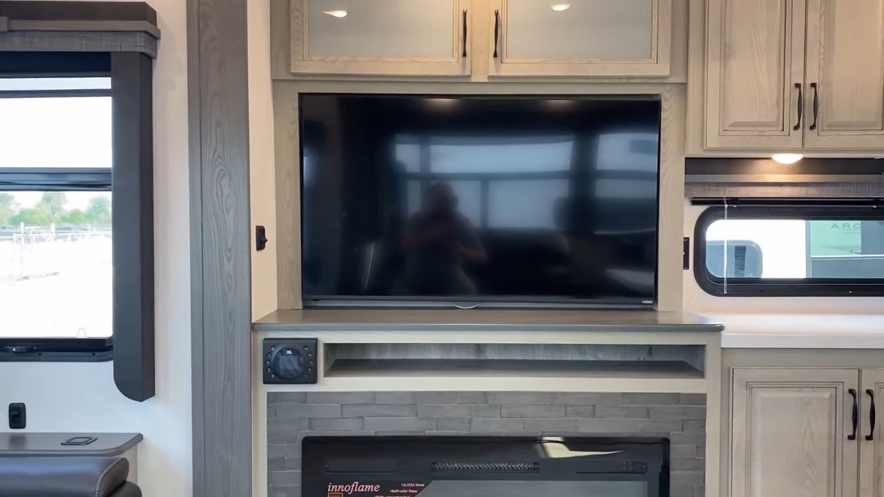 Serious Space in the 2024 Alpine 3303CK 5th Wheel