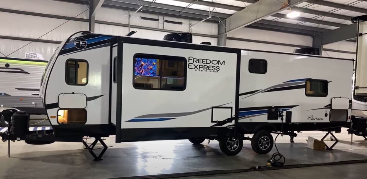The Freedom Express 298FDS Travel Trailer