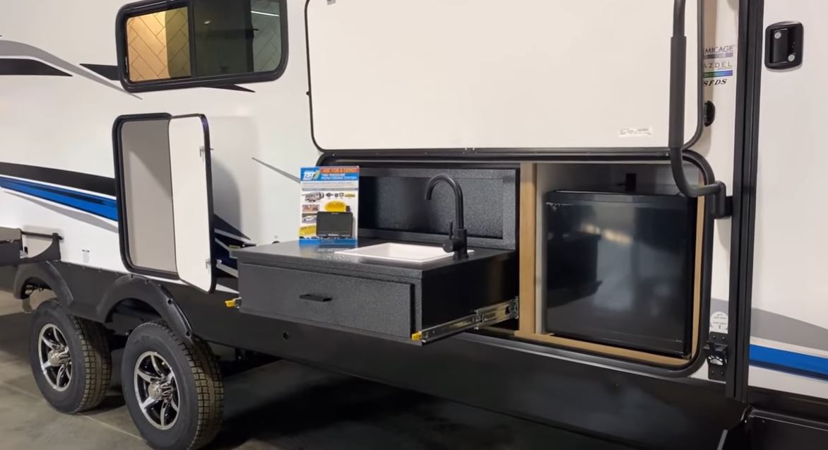 The Freedom Express 298FDS Travel Trailer