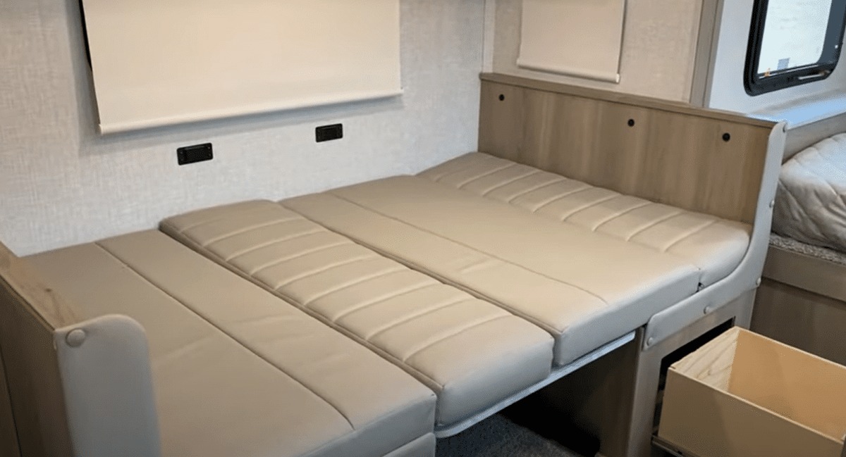 Rockwood GEO Pro 20BHS: An Easy-to-Tow Travel Trailer for Families