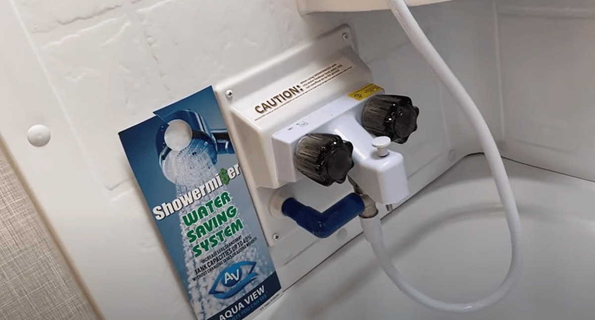 Rockwood GEO Pro 20BHS: An Easy-to-Tow Travel Trailer for Families