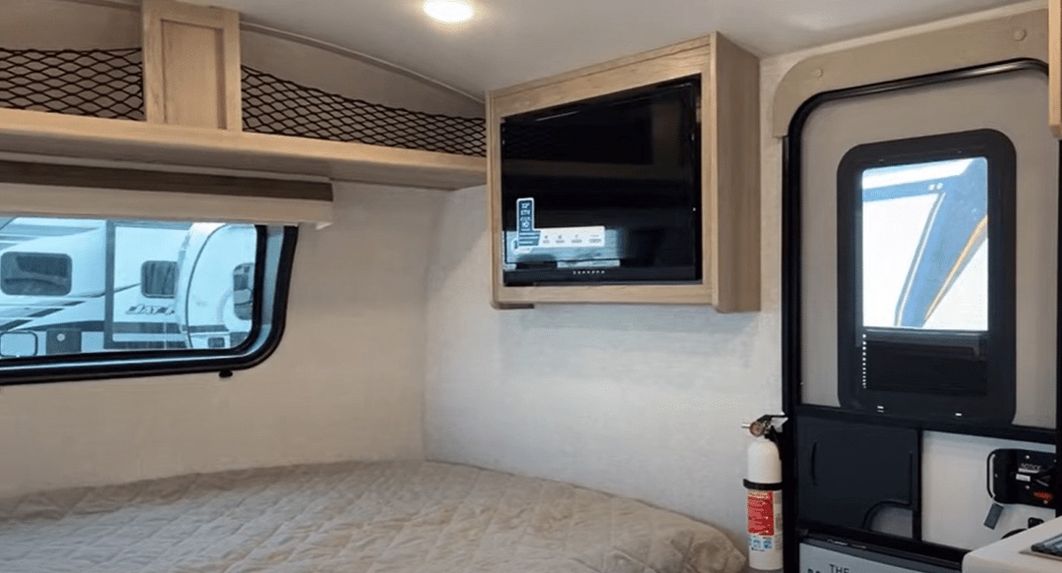 Rockwood GEO Pro 20BHS: An Easy-to-Tow Travel Trailer for Families