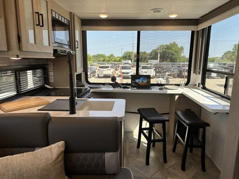 Sneak Peek! First Look at Game-Changing VIEW Series Campers from Salem ...