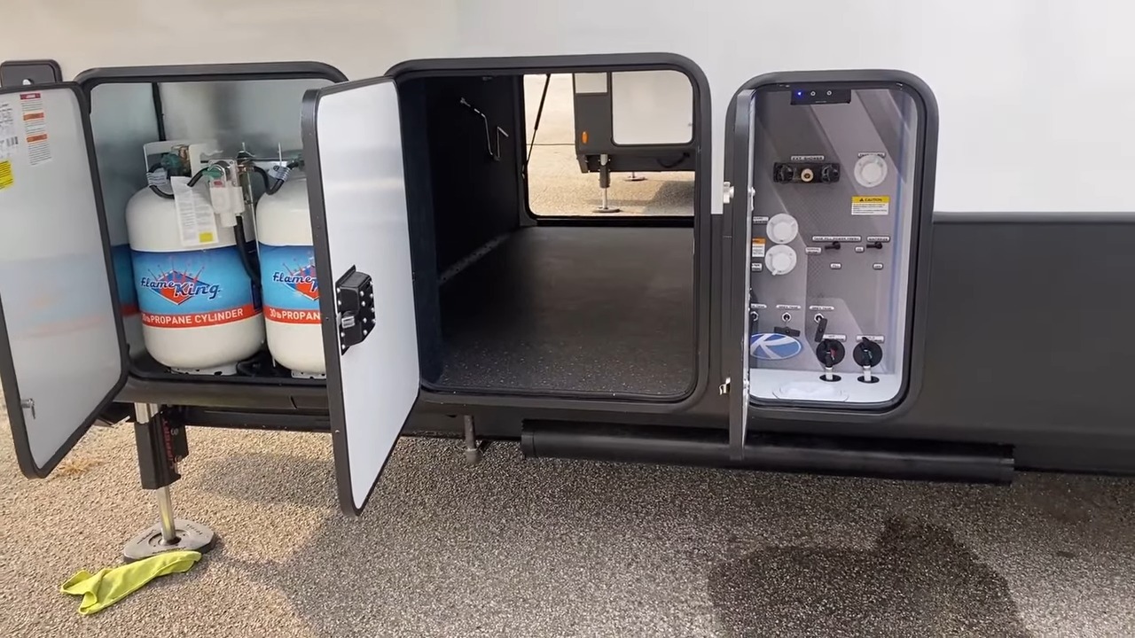 Serious Space in the 2024 Alpine 3303CK 5th Wheel