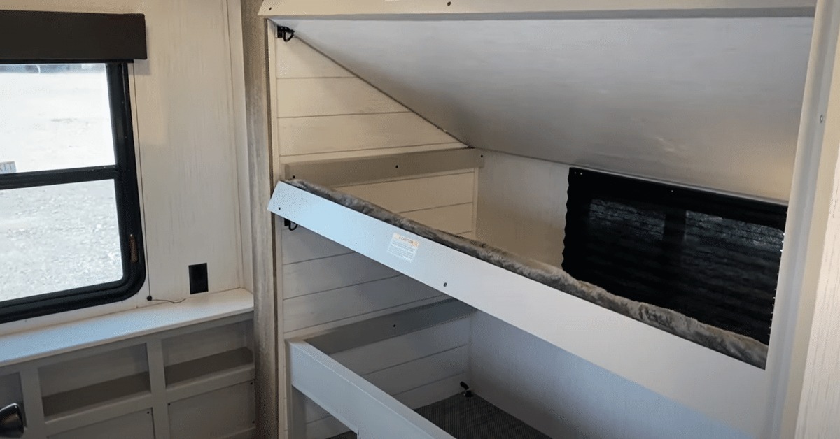 North Trail 24DBS & 26DBS A Crafty Spin on a Bunkhouse Floor Plan