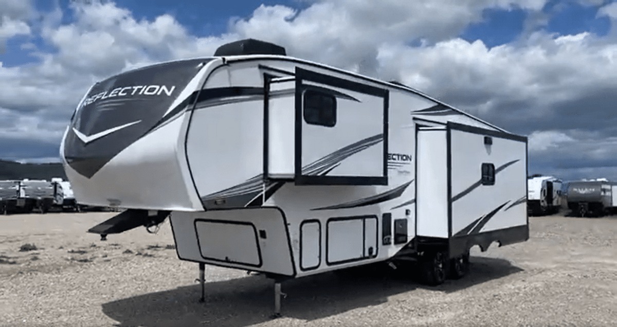 Discover Your Perfect Travel Companion: The Reflection 303RLS Fifth ...