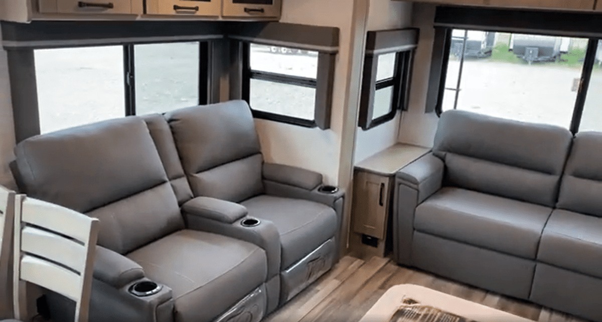 Discover Your Perfect Travel Companion: The Reflection 303RLS Fifth ...