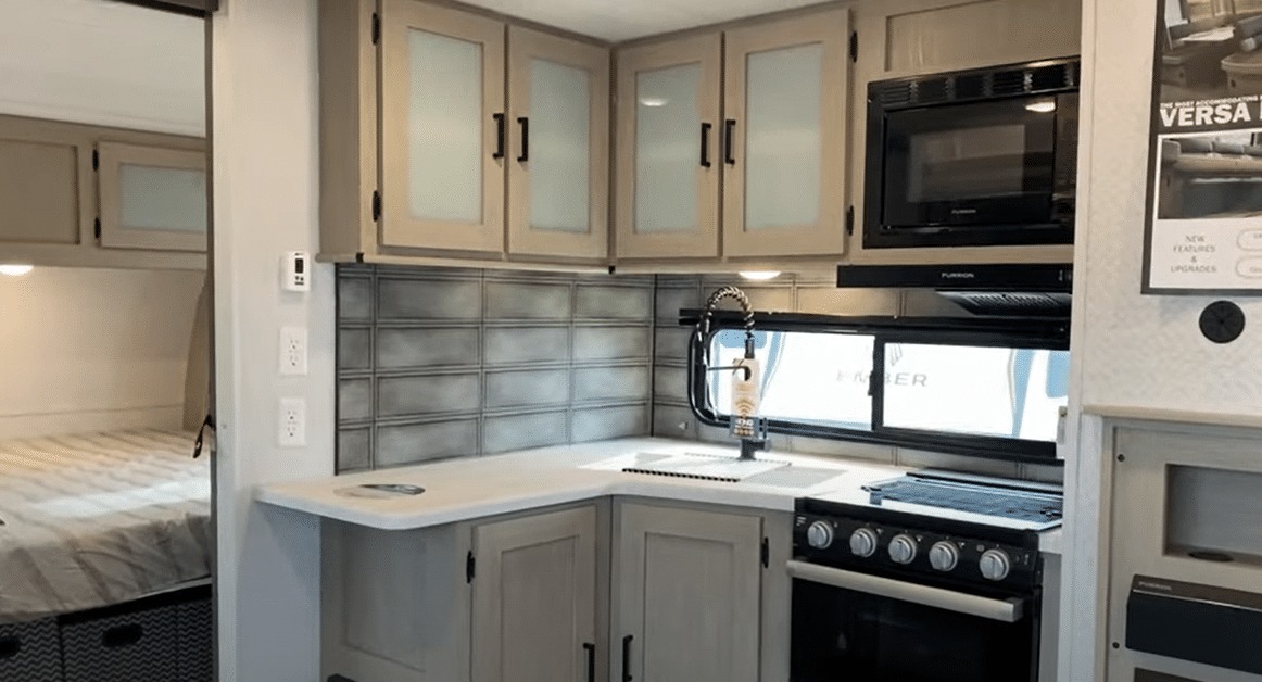 Forest River Wildwood 22RBS Couple's Camper