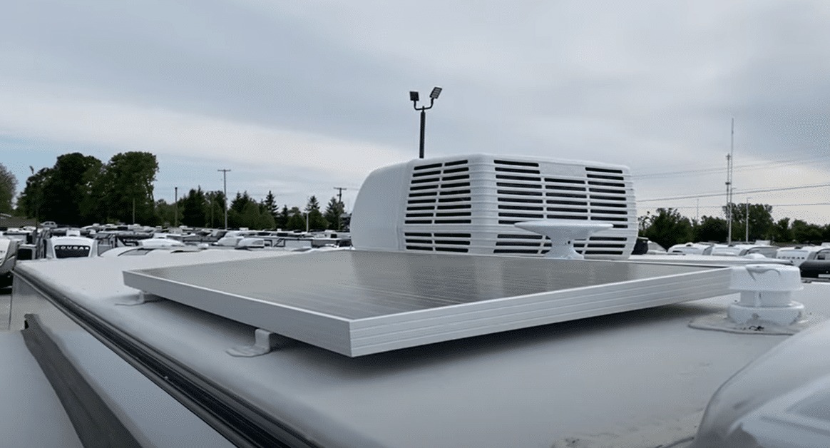 Forest River Wildwood 22RBS Couple's Camper