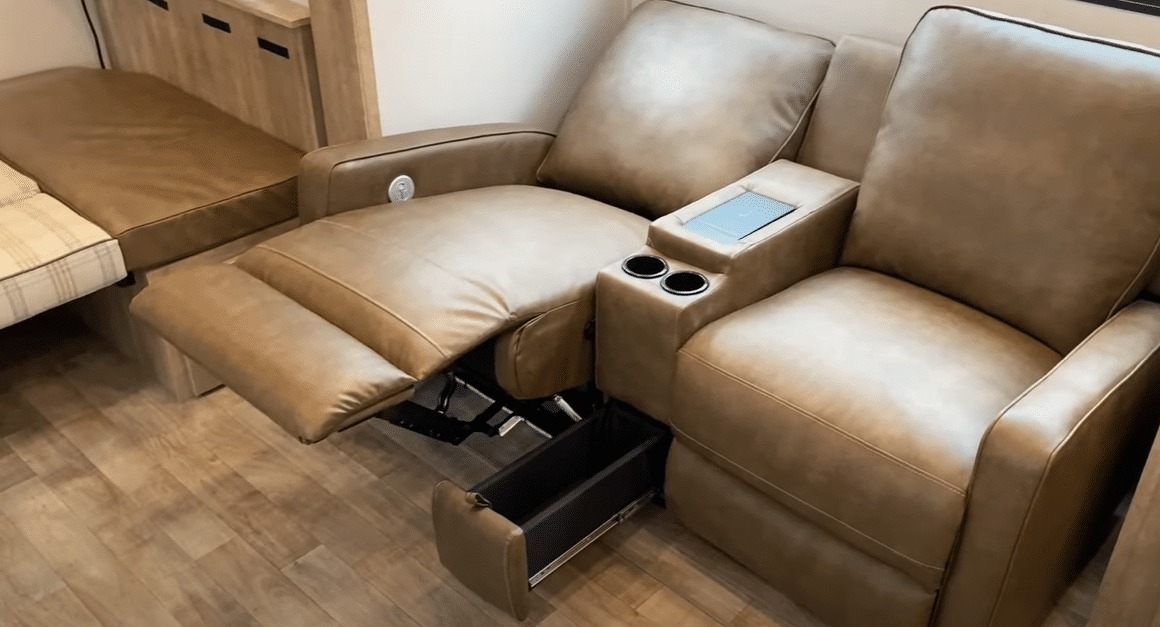 Keystone Arcadia 253SLRD Review: Unique Rear-Dining Fifth Wheel