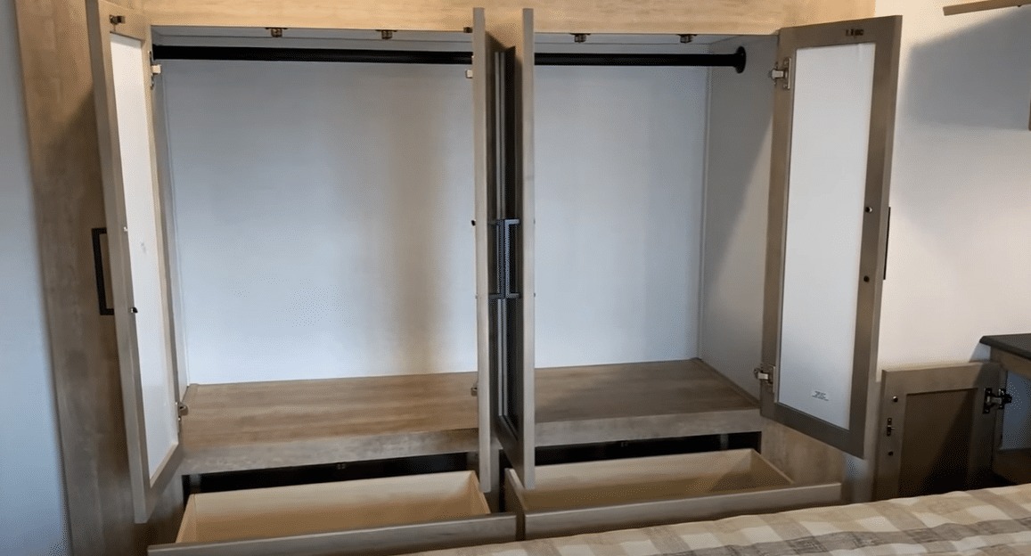 Keystone Arcadia 253SLRD Review: Unique Rear-Dining Fifth Wheel