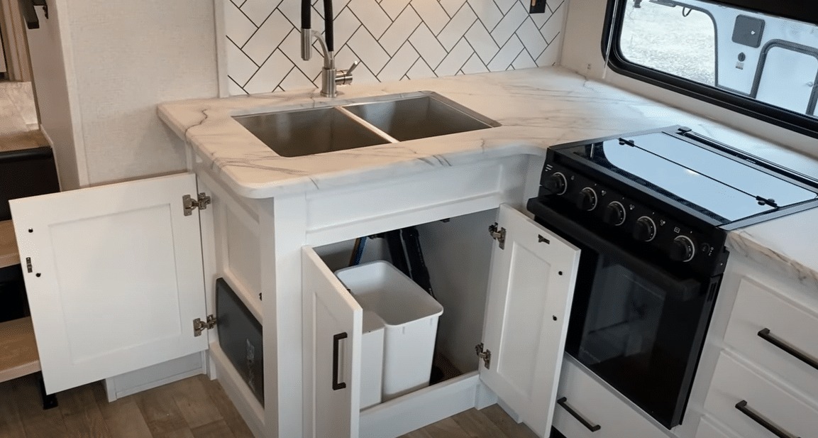 Keystone Arcadia 253SLRD Review: Unique Rear-Dining Fifth Wheel