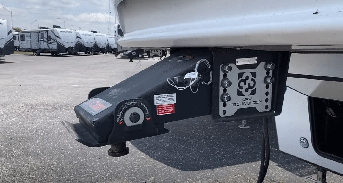 Keystone Arcadia 253SLRD Review: Unique Rear-Dining Fifth Wheel