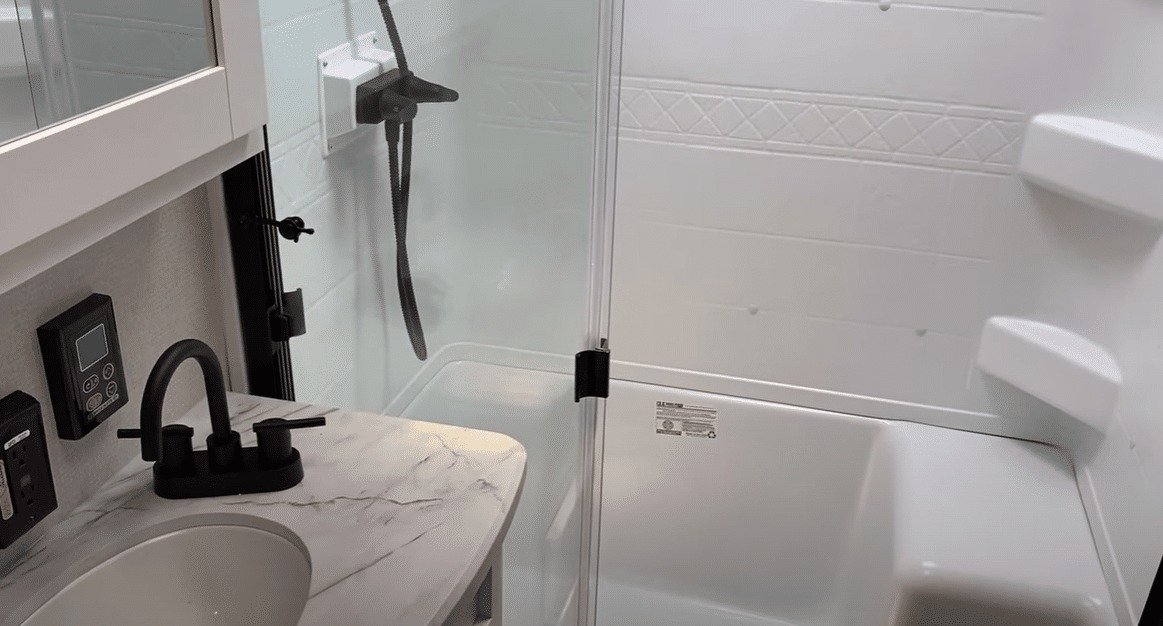 Keystone Arcadia 253SLRD Review: Unique Rear-Dining Fifth Wheel