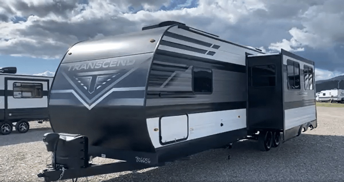 Transcend Your Camping Experience with the 2023 Transcend 321BH Travel ...