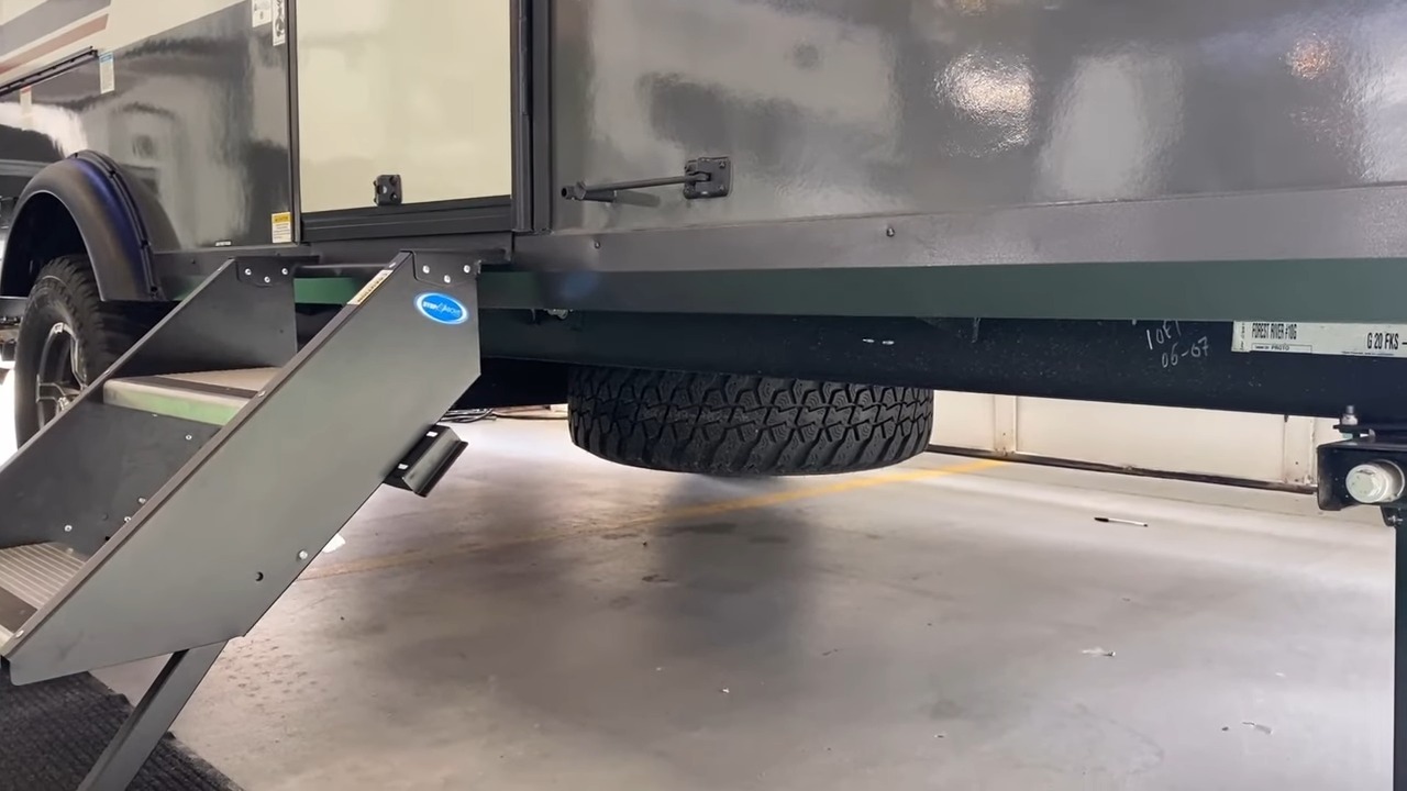 ALL NEW Compact Mini RV with a TRUE QUEEN!! 2024 Geo Pro 20FKS