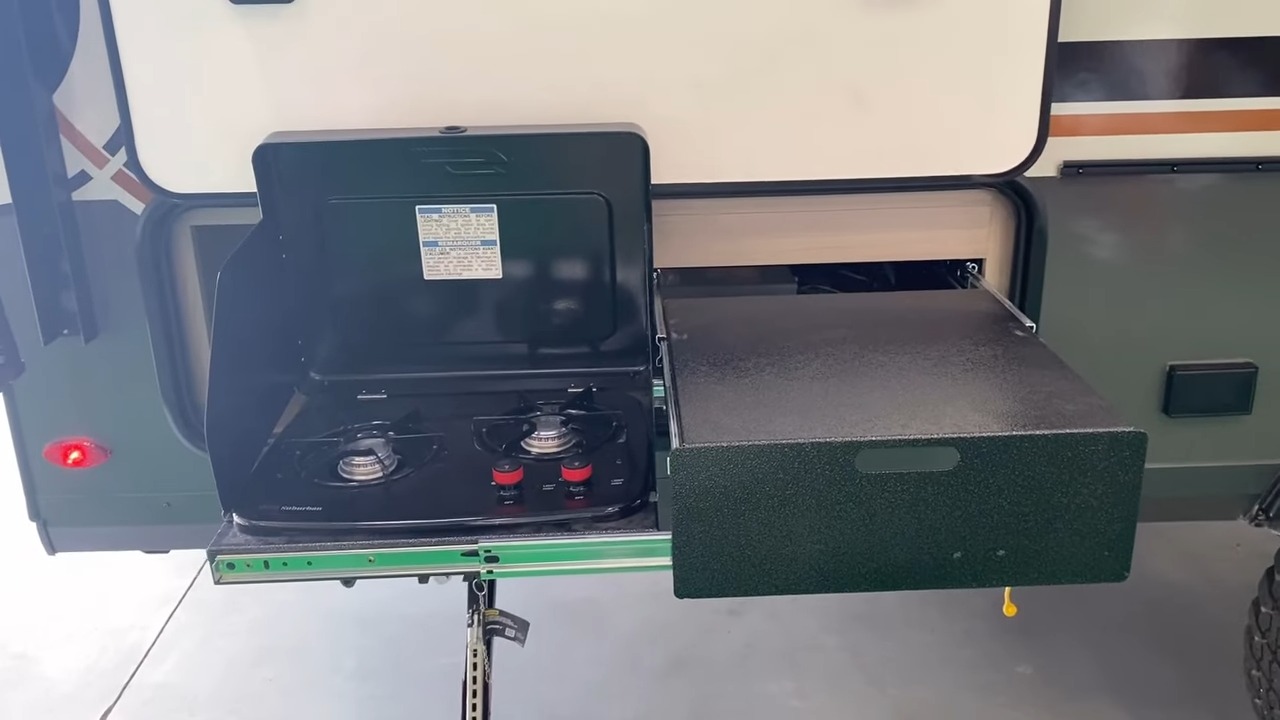 ALL NEW Compact Mini RV with a TRUE QUEEN!! 2024 Geo Pro 20FKS