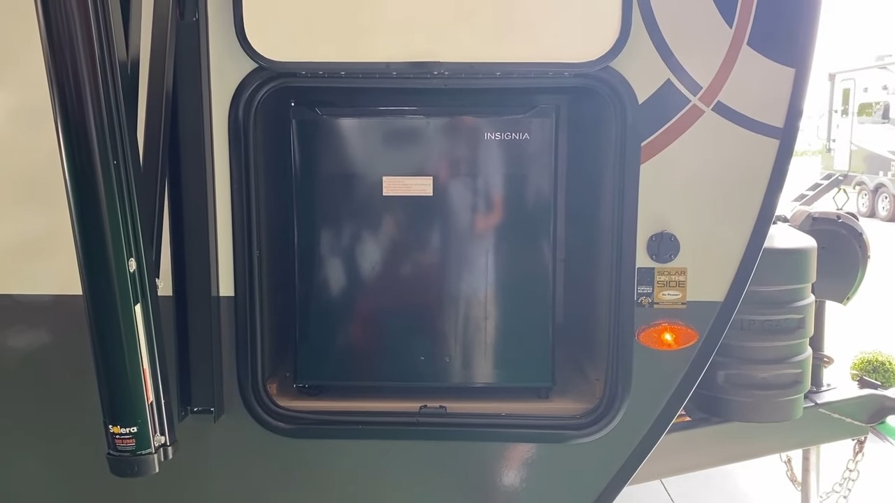 ALL NEW Compact Mini RV with a TRUE QUEEN!! 2024 Geo Pro 20FKS