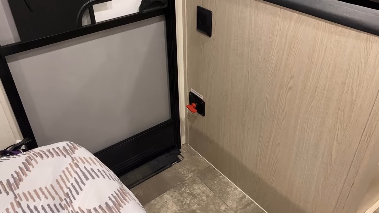 Under 3,000lbs! A Sneak Peek at the 2024 Apex Remote 17R