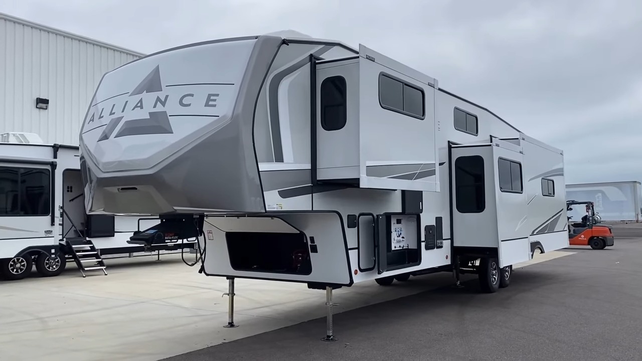 Different From Any Other Fifth Wheel! — 2024 Avenue 37MBR Fifth Wheel Review