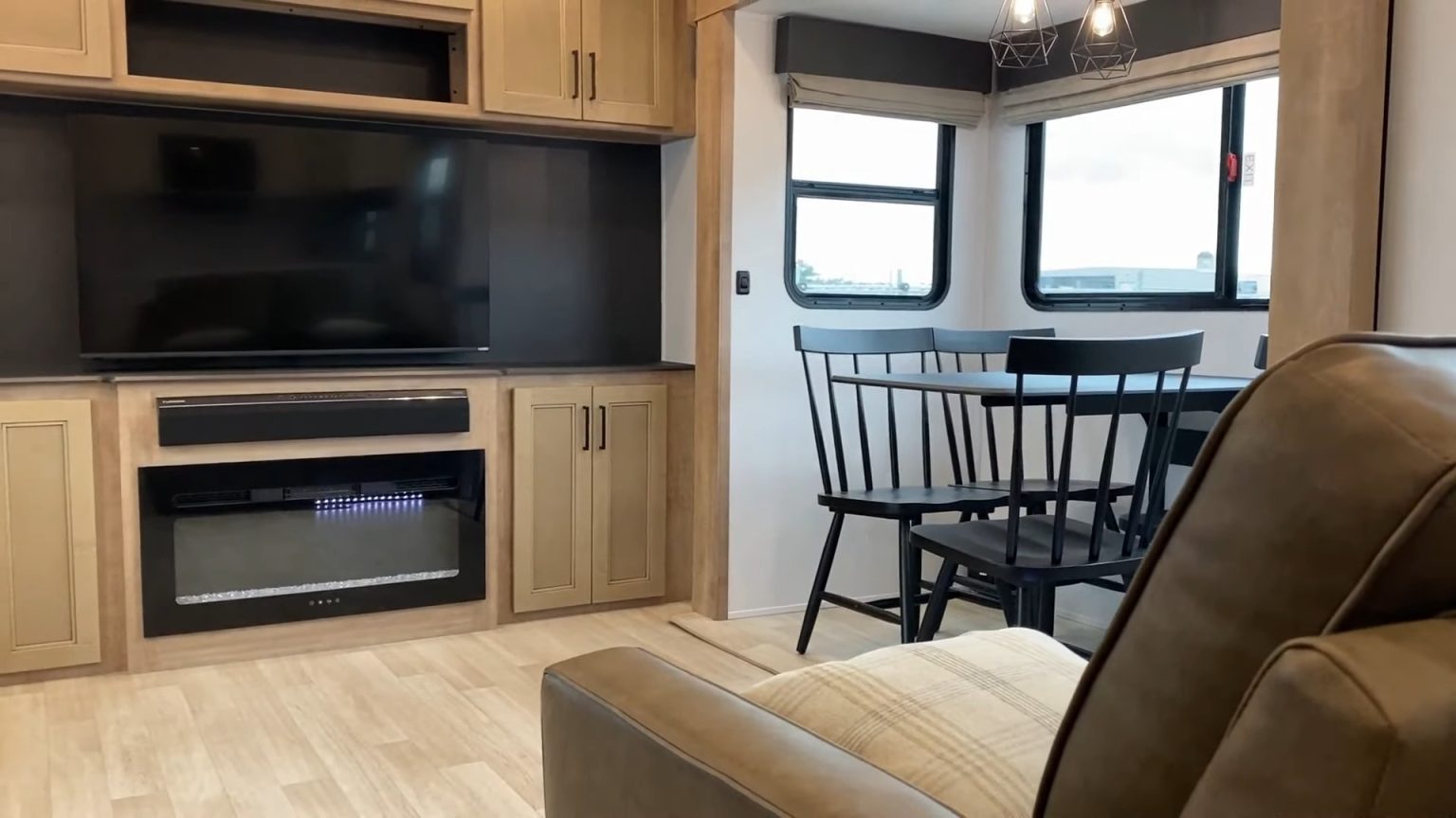 Keystone RV 2024 Arcadia 294SLRD Review