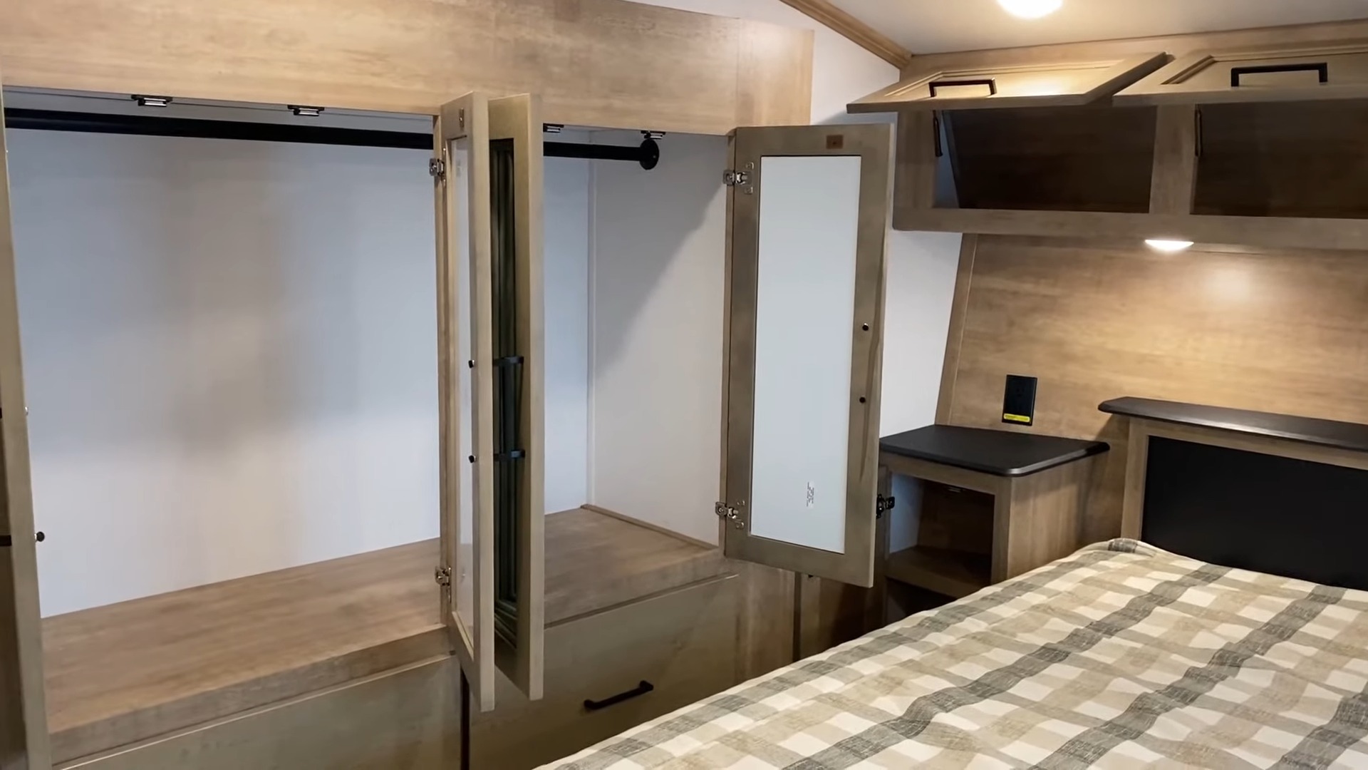 Keystone RV 2024 Arcadia 294SLRD Review