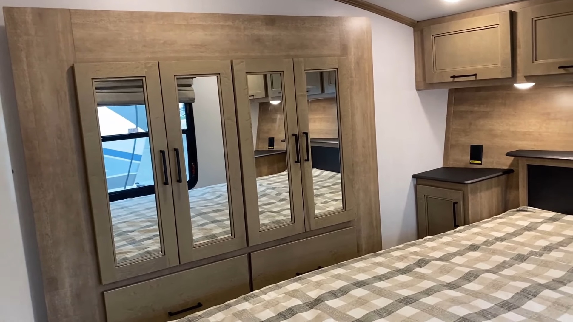 Keystone RV 2024 Arcadia 294SLRD Review