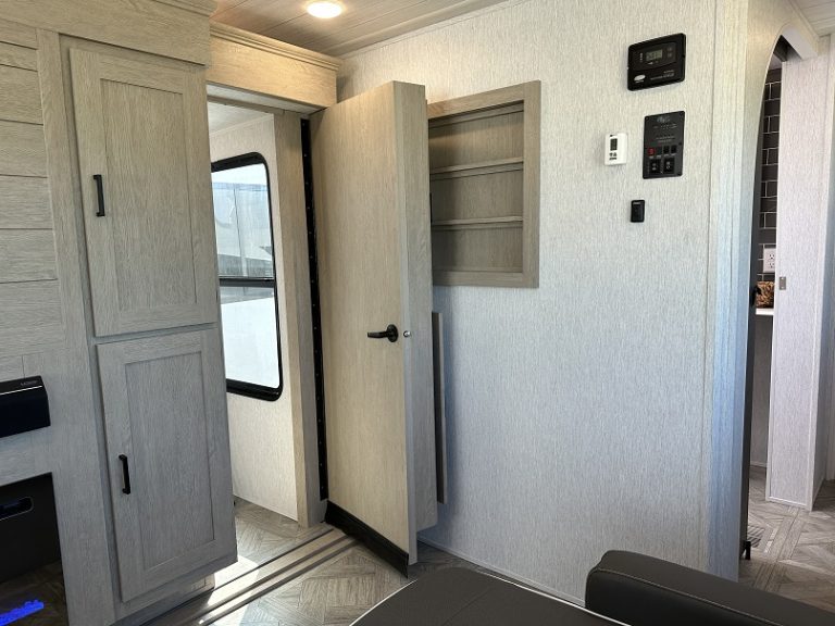 A Camper with a View! The Salem/Wildwood 29VIEW Complete Review