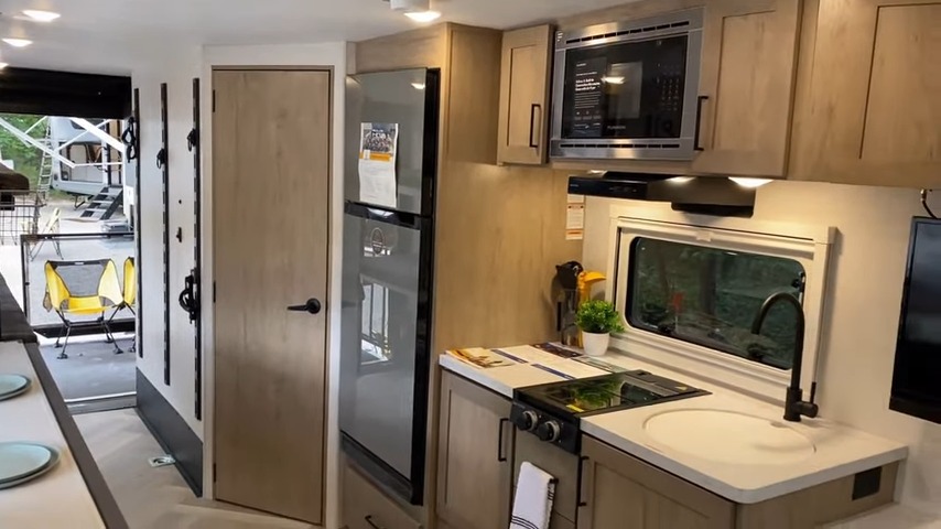 The ULTIMATE Convertible Camper! 2024 Ember 240TKR Overland Off-Road ...