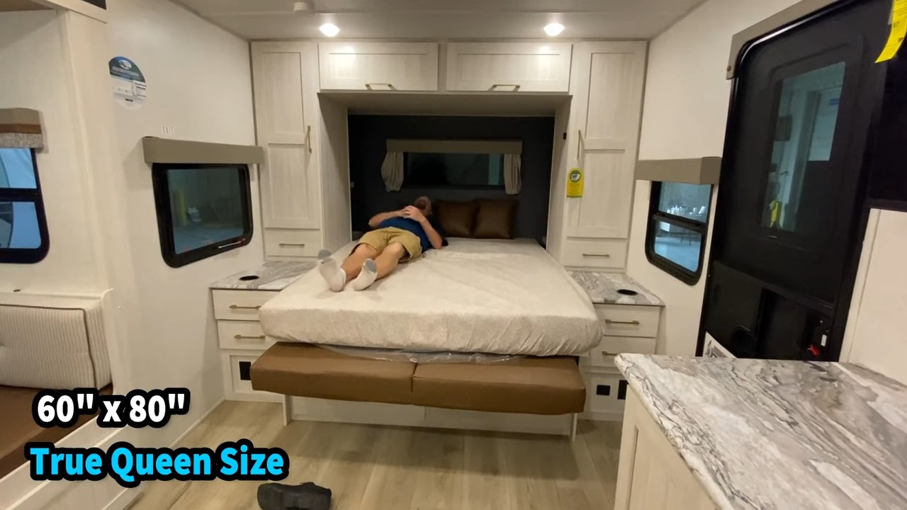 This Forest River RV is Only 25ft Long!! 2024 Surveyor 203RKLE Travel ...