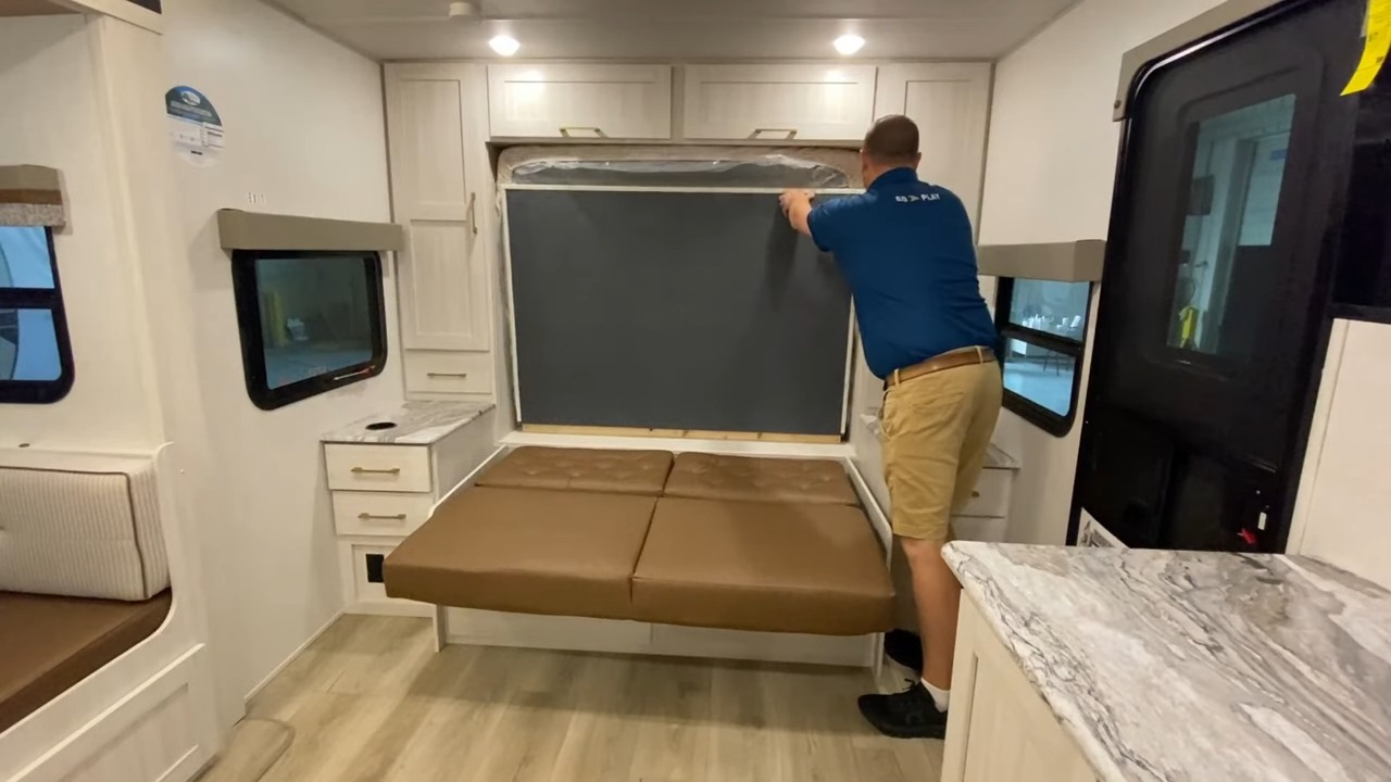 This Forest River RV is Only 25ft Long!! 2024 Surveyor 203RKLE Travel ...