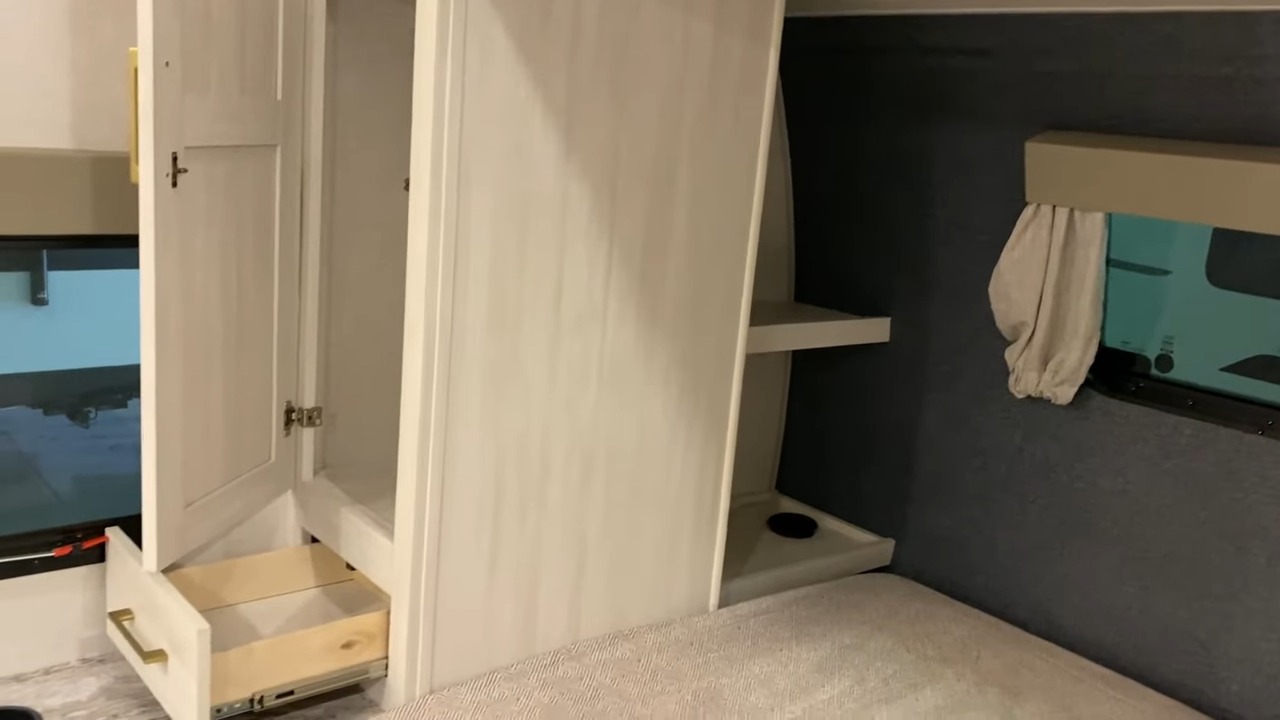 This Forest River RV is Only 25ft Long!! 2024 Surveyor 203RKLE Travel ...