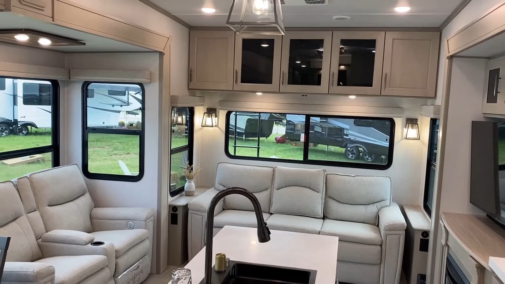 New Upscale Full Time RV! 2024 Influence 3803GK Fifth Wheel by Grand Design