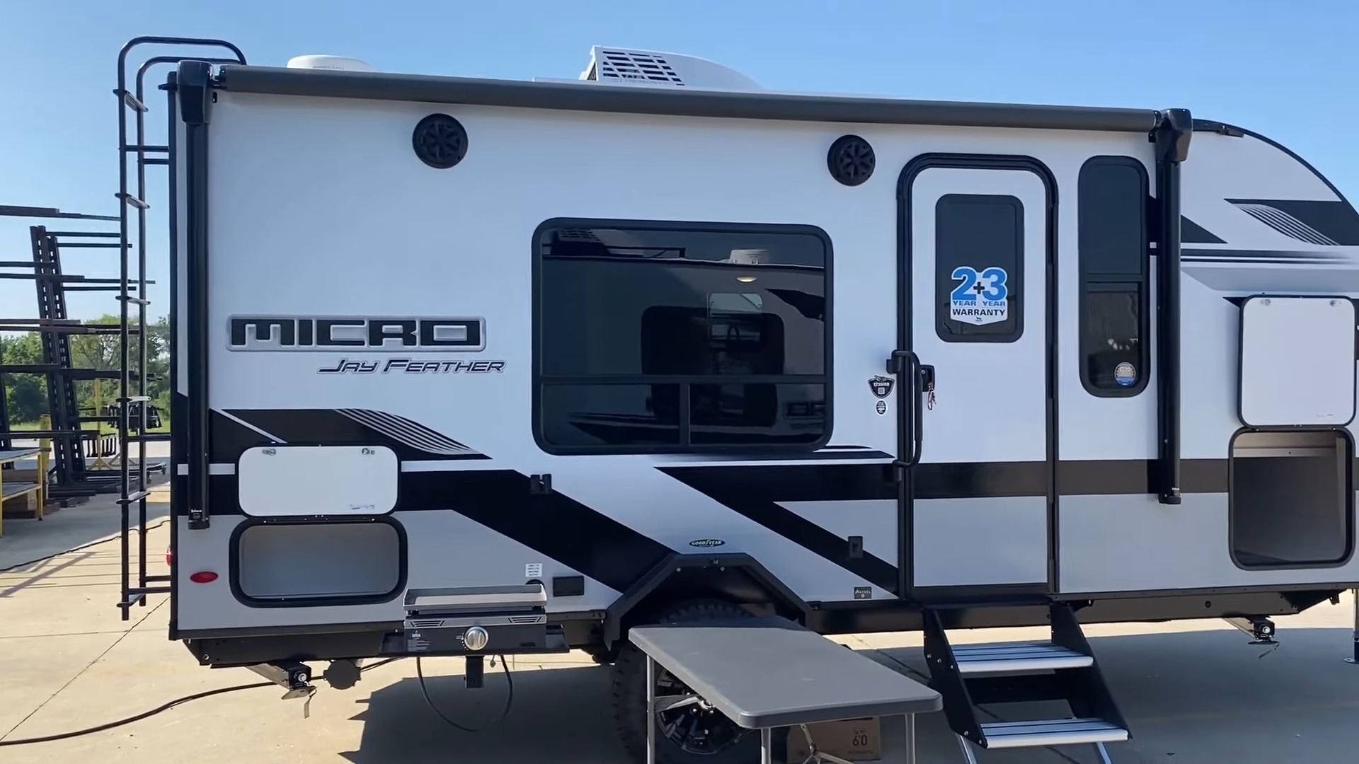 Classy & Light with NO SLIDES!! 2024 Jay Feather 173MRB Travel Trailer by Jayco RV