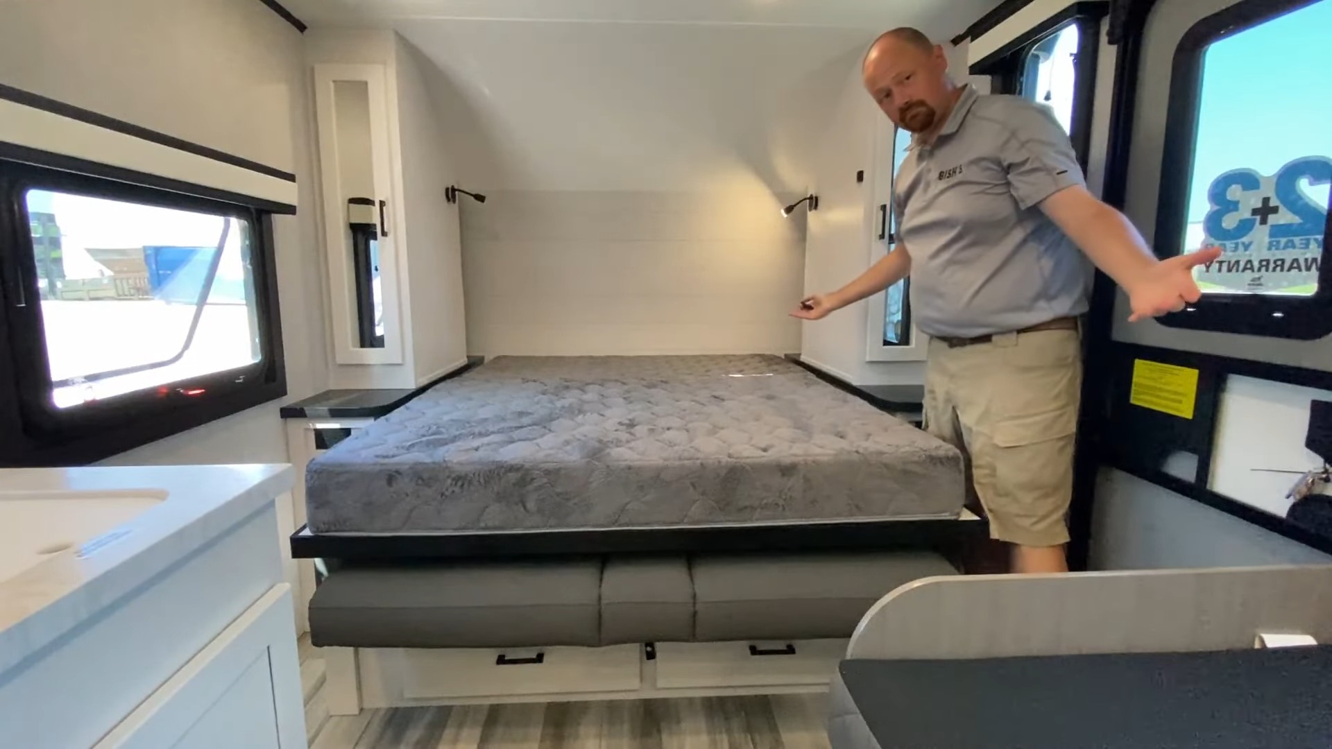 Classy & Light with NO SLIDES!! 2024 Jay Feather 173MRB Travel Trailer ...