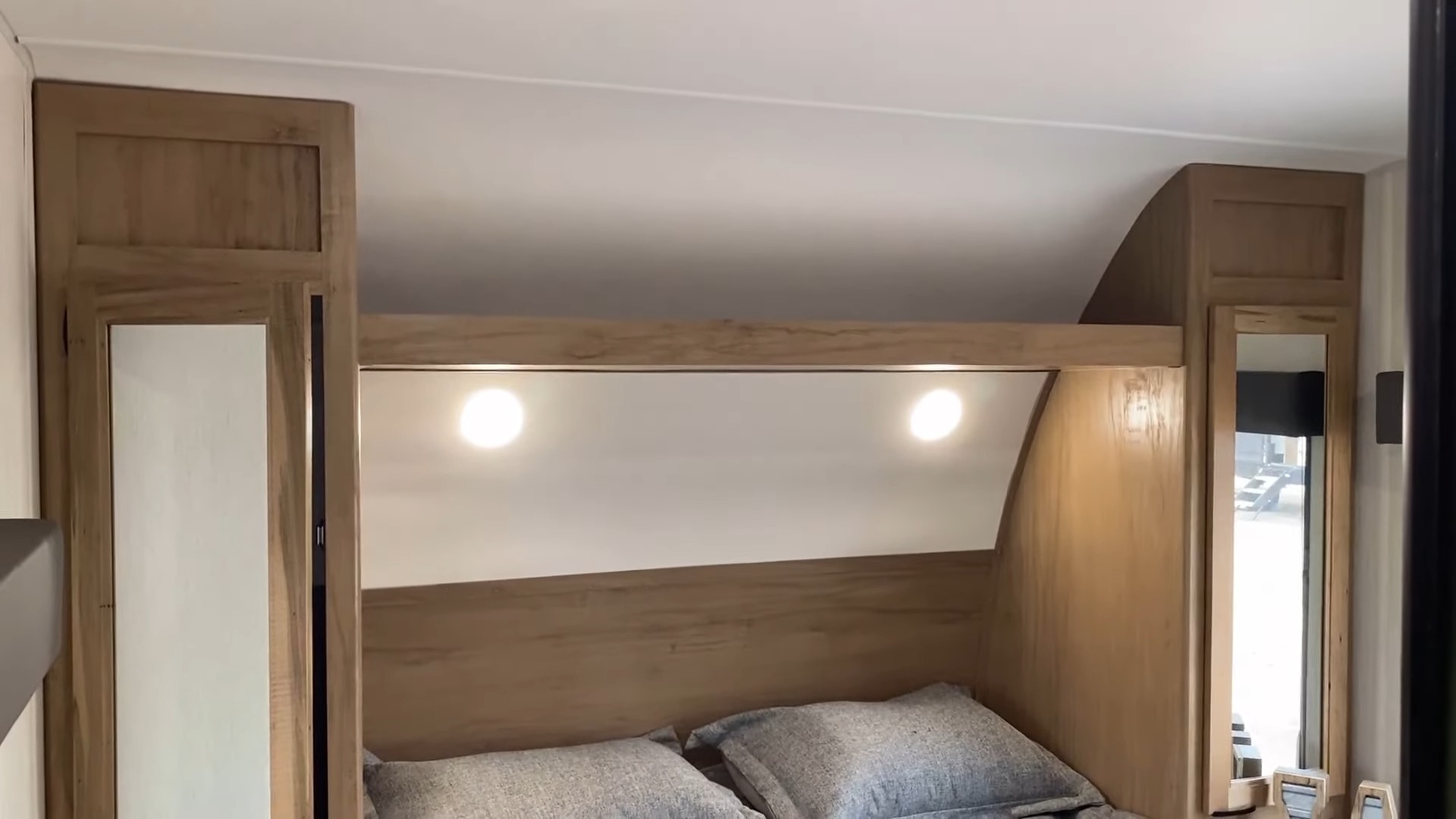 Full on Size but Light on Budget! 2024 Wolf Den 262DBH Travel Trailer ...