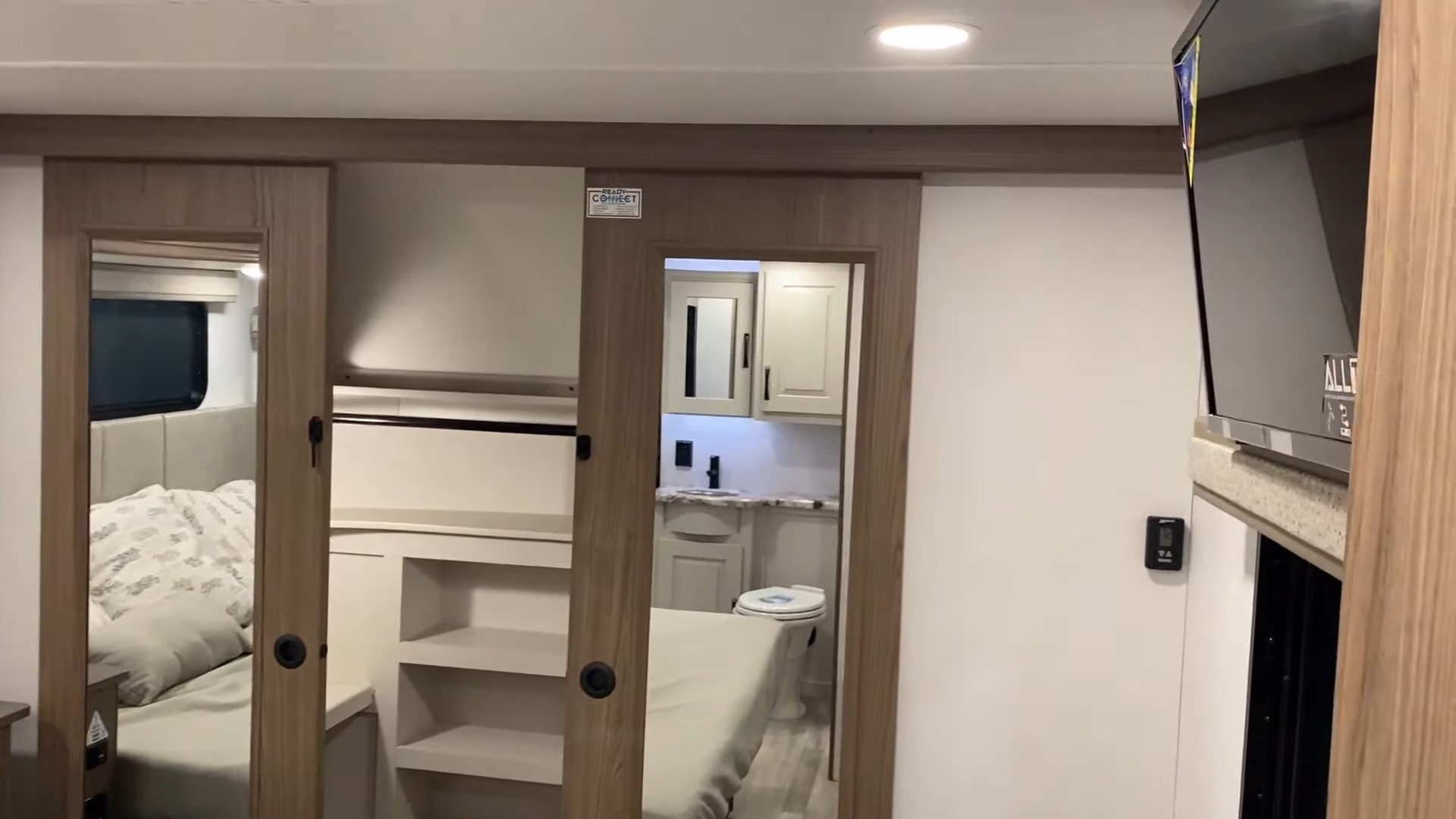NEW Luxury RV with Multifunction Middle Flex Room! 2024 Paradigm 380MP ...