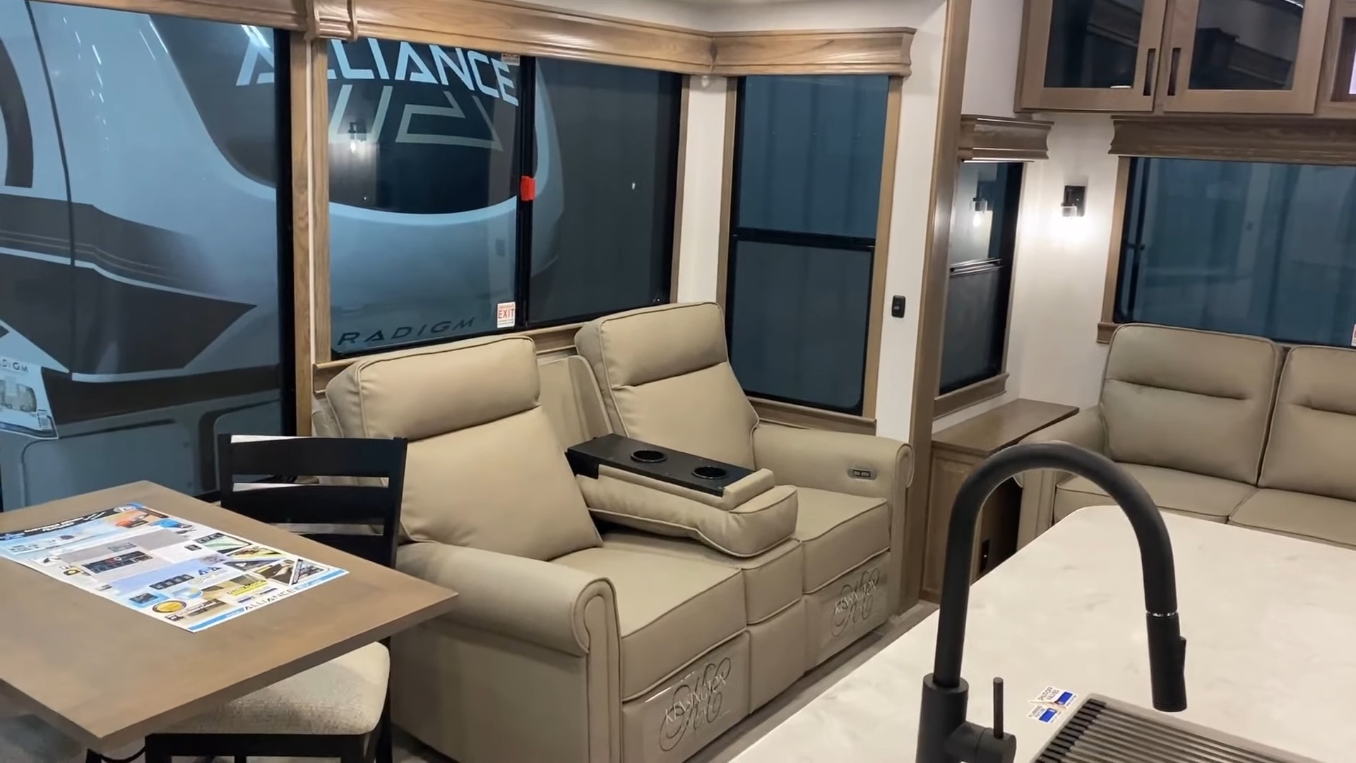 NEW Luxury RV with Multifunction Middle Flex Room! 2024 Paradigm 380MP ...
