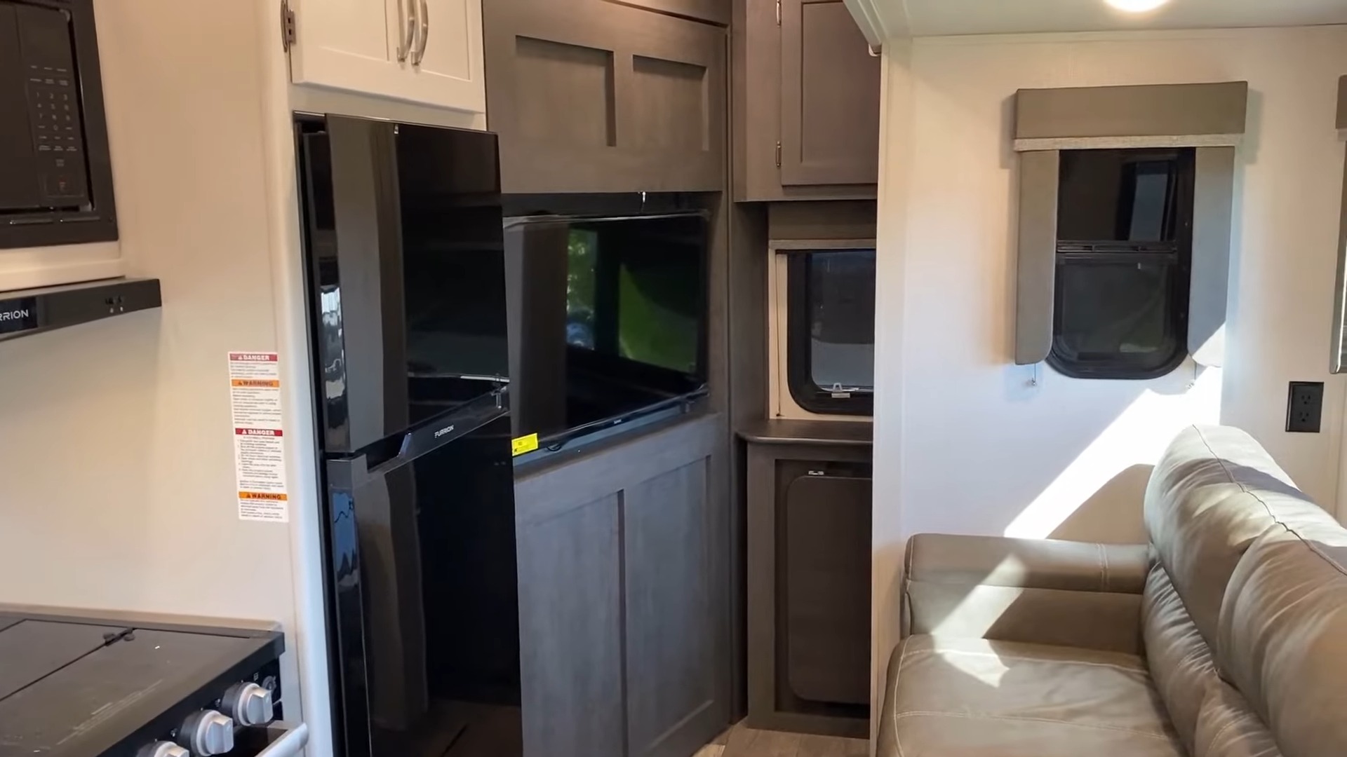 New Under 29ft Couples Fifth Wheel!! 2024 Cougar 2400RE by Keystone RV