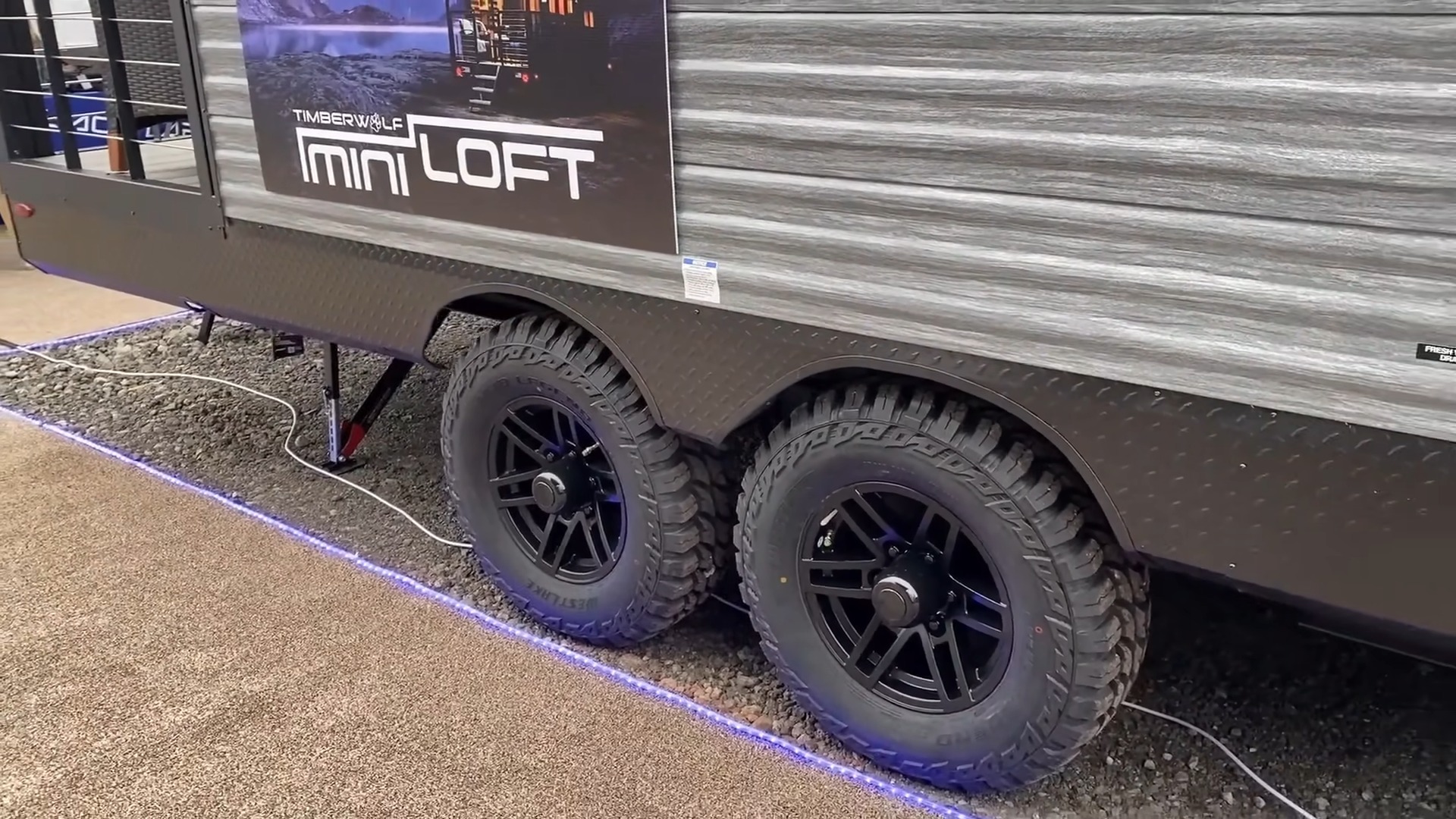 Patio, Dishwasher, Washer & Dryer All Under 30ft!! 2024 Timberwolf 16ML ...