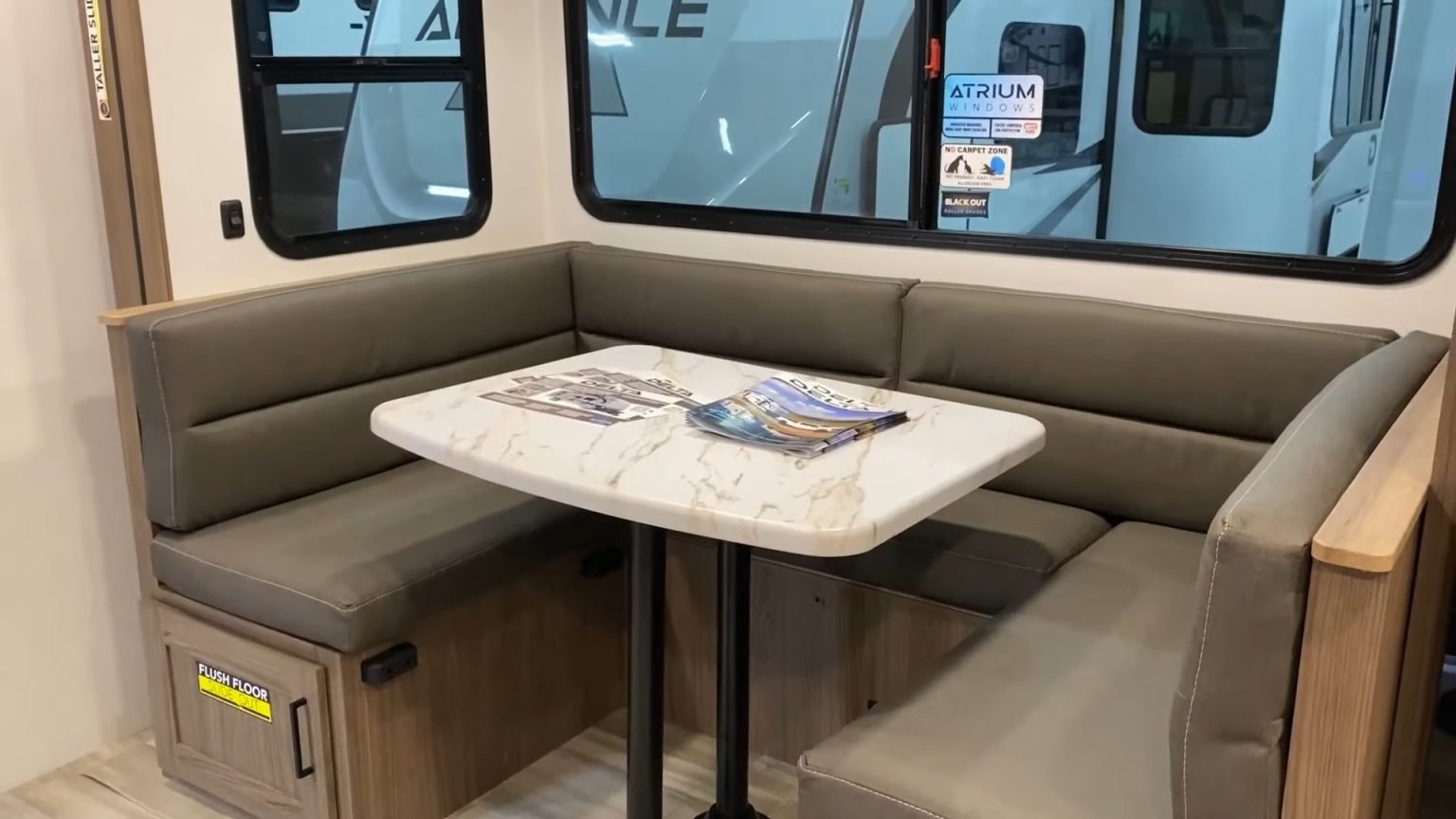 Under 30ft with Dual Air AND True Queen Bed!! 2024 Delta 251BH Travel Trailer by Alliance RV ...