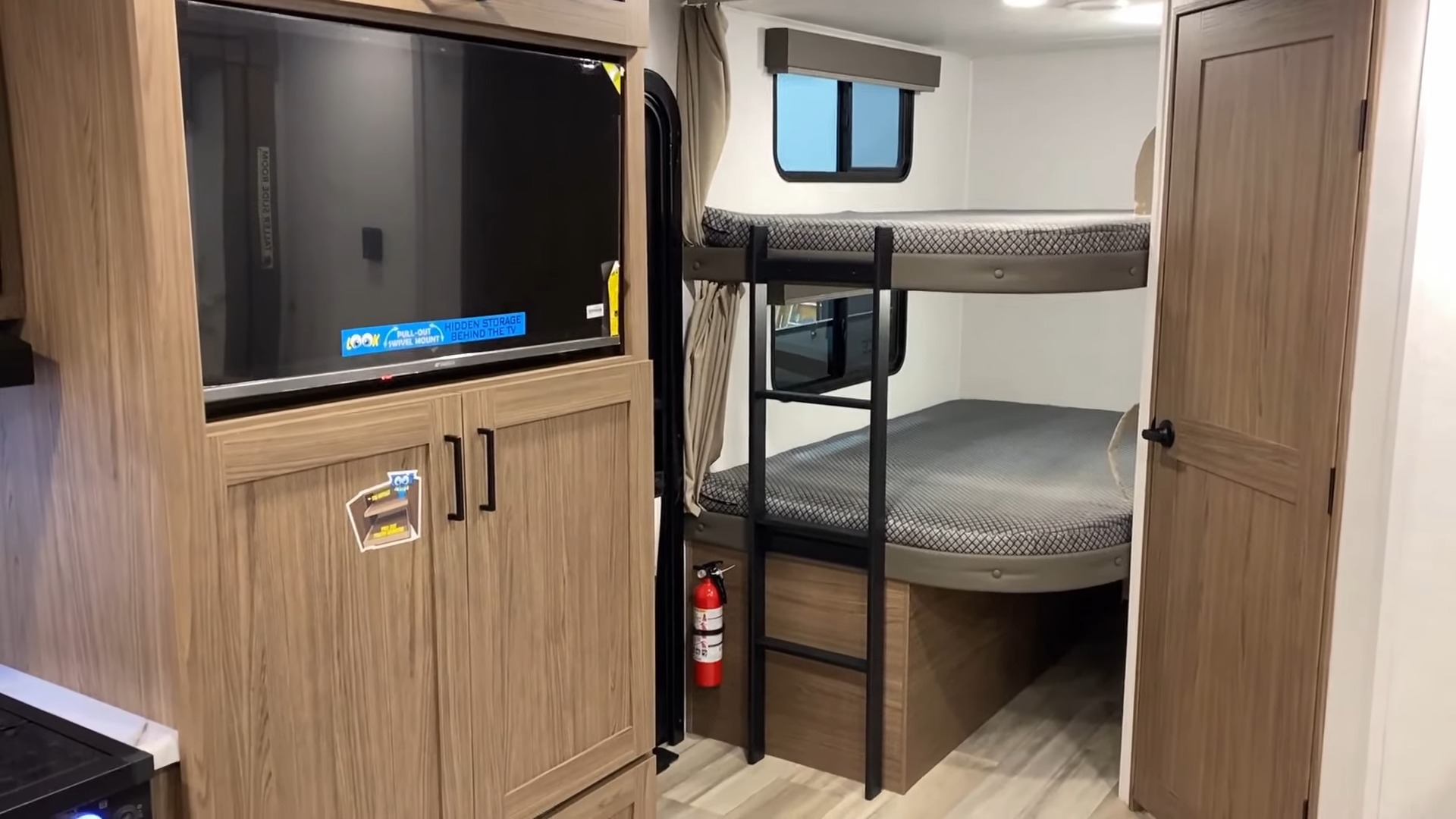 Under 30ft with Dual Air AND True Queen Bed!! 2024 Delta 251BH Travel Trailer by Alliance RV ...