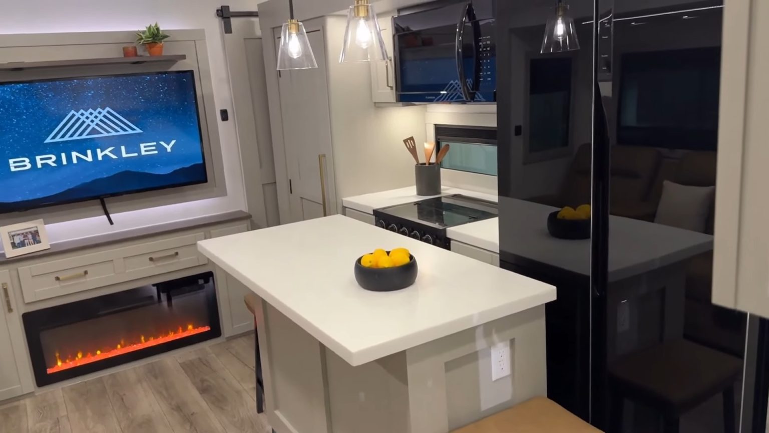 Brinkley RV's First EVER Travel Trailer Revealed! 2024 Model Z Air 295