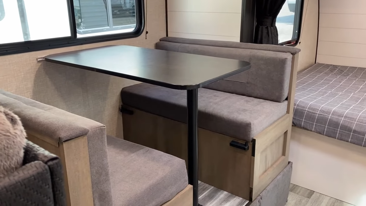 Jay Flight SLX 184BS Full Review – A Tiny Camper With a Queen Bed!
