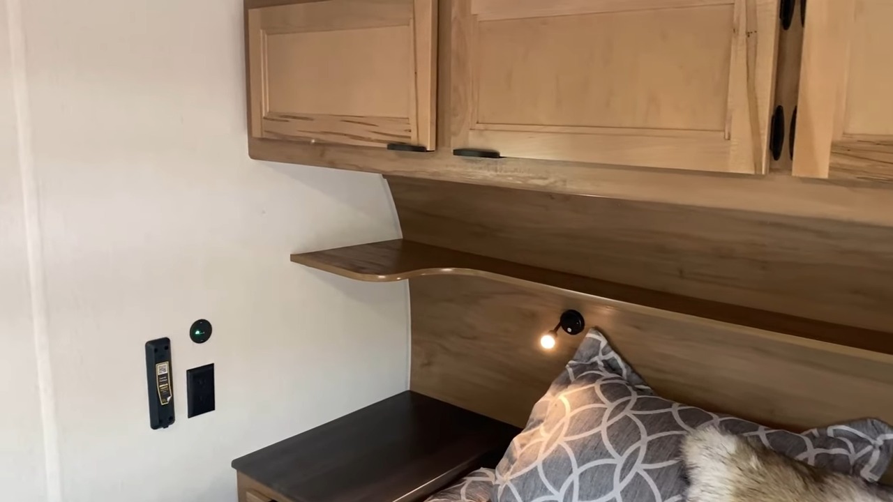 A Fifth Wheel with NO SLIDES!! 2024 Cherokee 256RRBL by Forest River RV