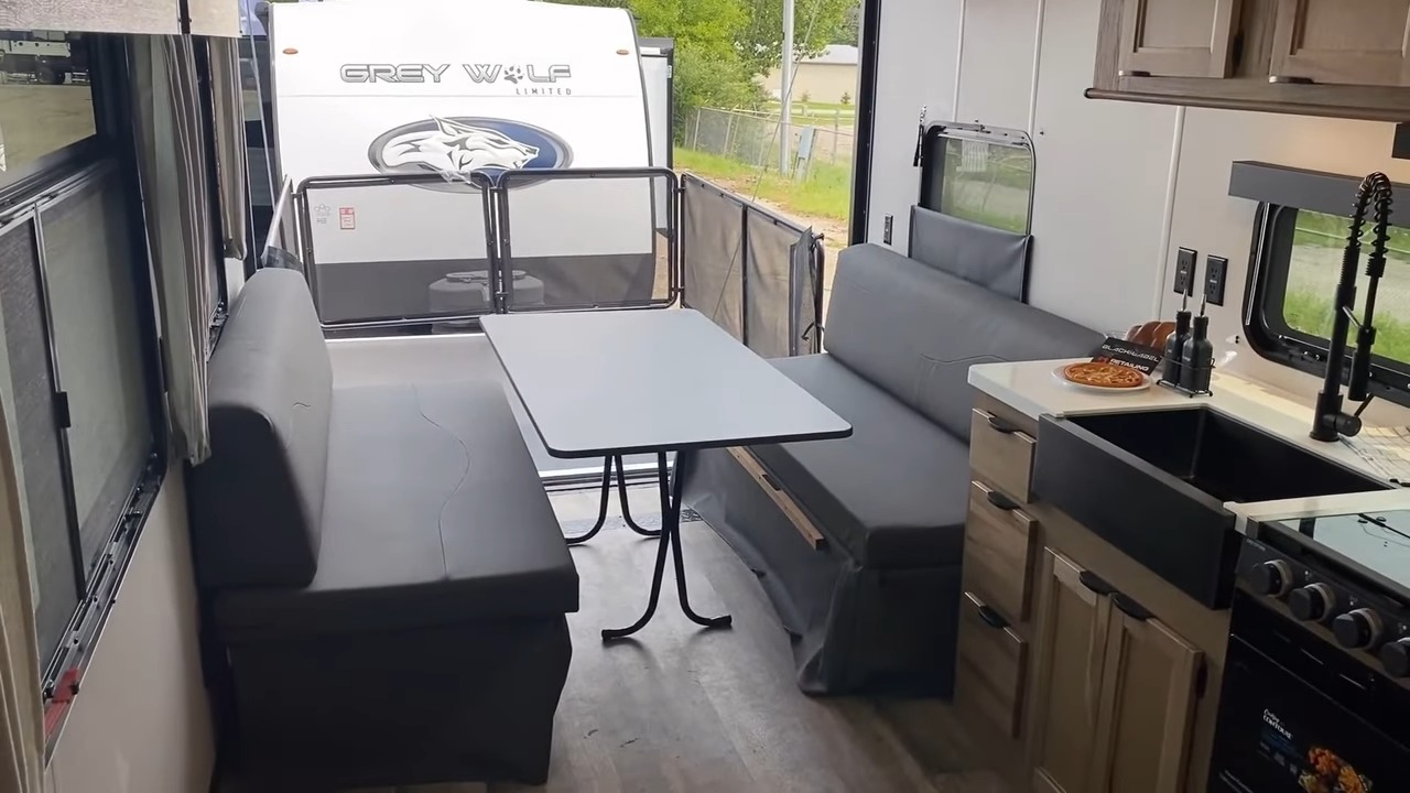 A Fifth Wheel with NO SLIDES!! 2024 Cherokee 256RRBL by Forest River RV