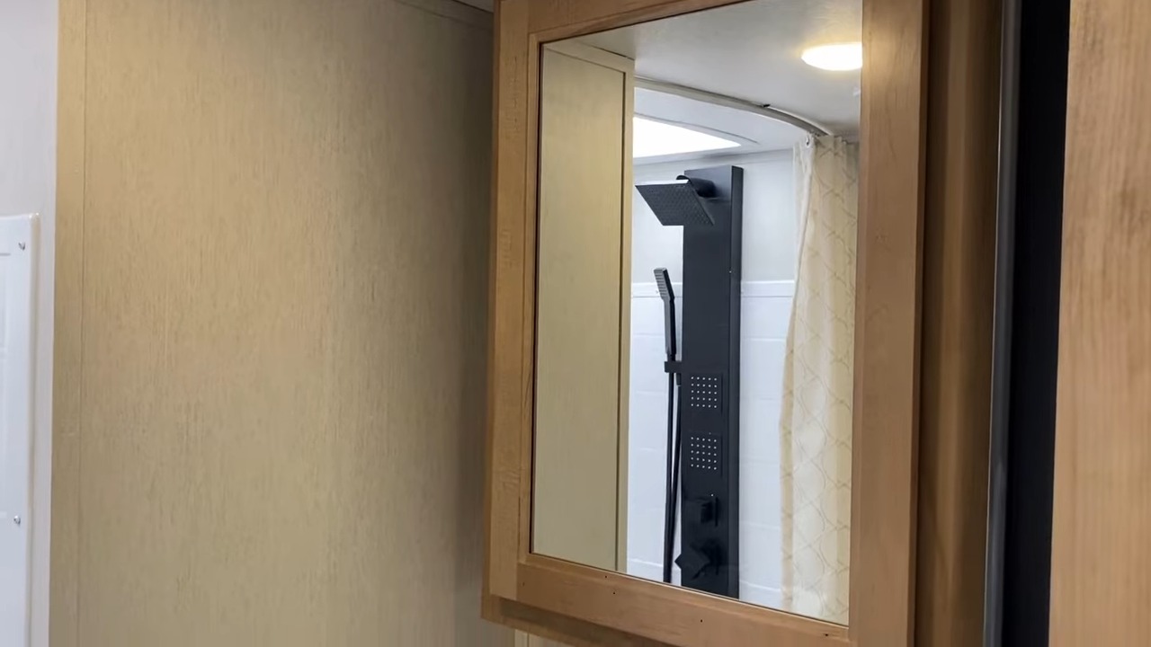 A Fifth Wheel with NO SLIDES!! 2024 Cherokee 256RRBL by Forest River RV