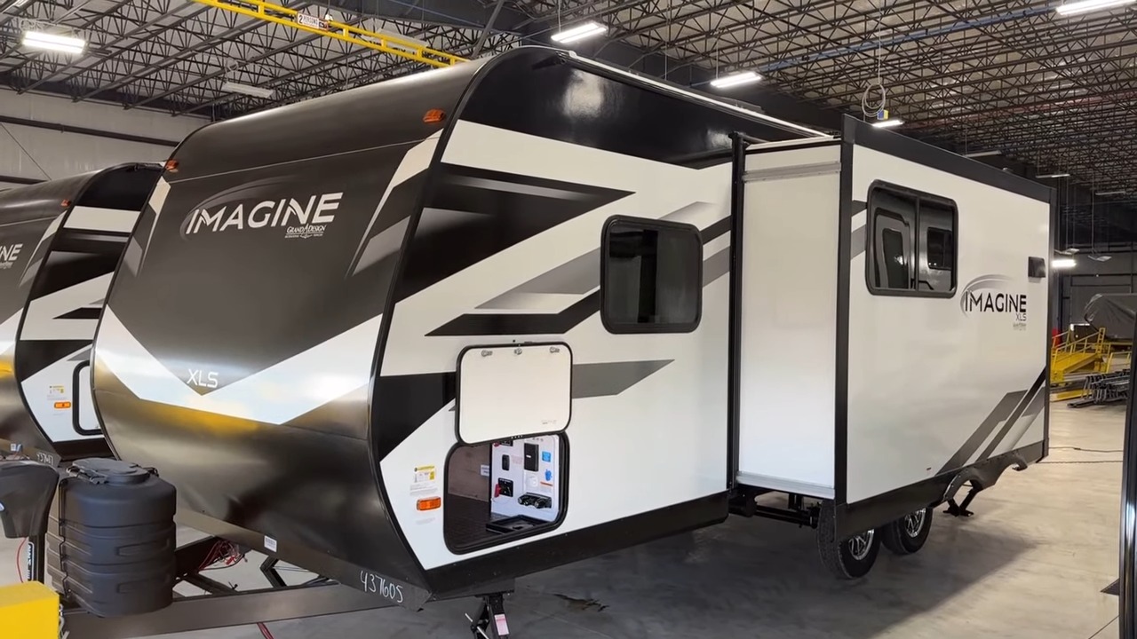 Is the 2024 Imagine XLS 22MLE The Best Couples Camper?